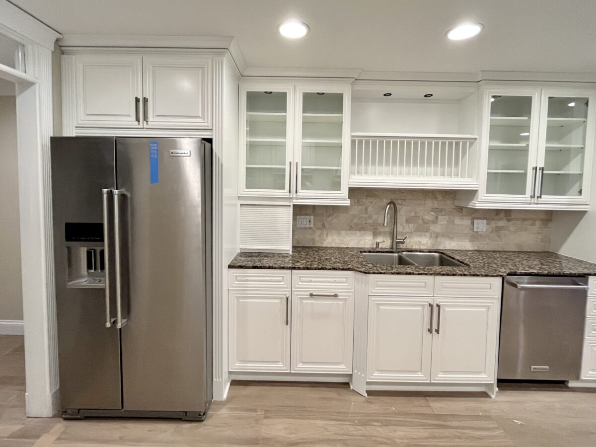 8 Easy Steps on How to Clean Painted Kitchen Cabinets